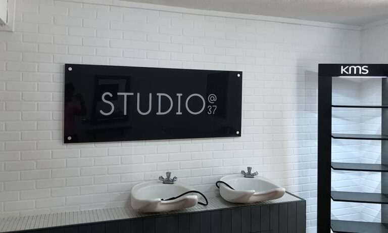 The extensive guide to types of commercial signs